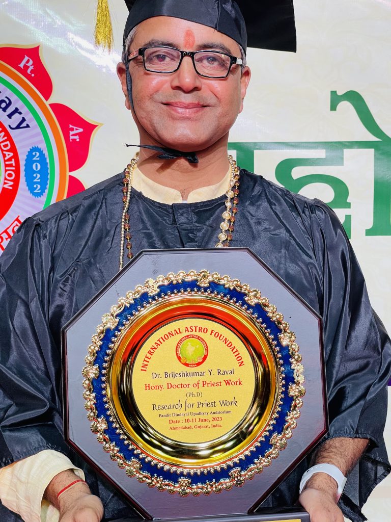 Honorary Doctorate Conferred on Hindu Mandir Priest Brijesh Raval – Vegasdesi.com